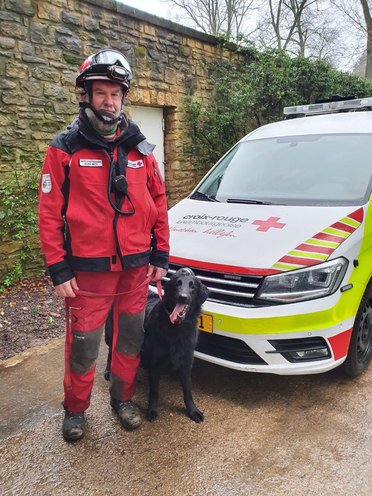 L’Unité cynotechnique - Croix-Rouge luxembourgeoise, Mënschen hëllefen