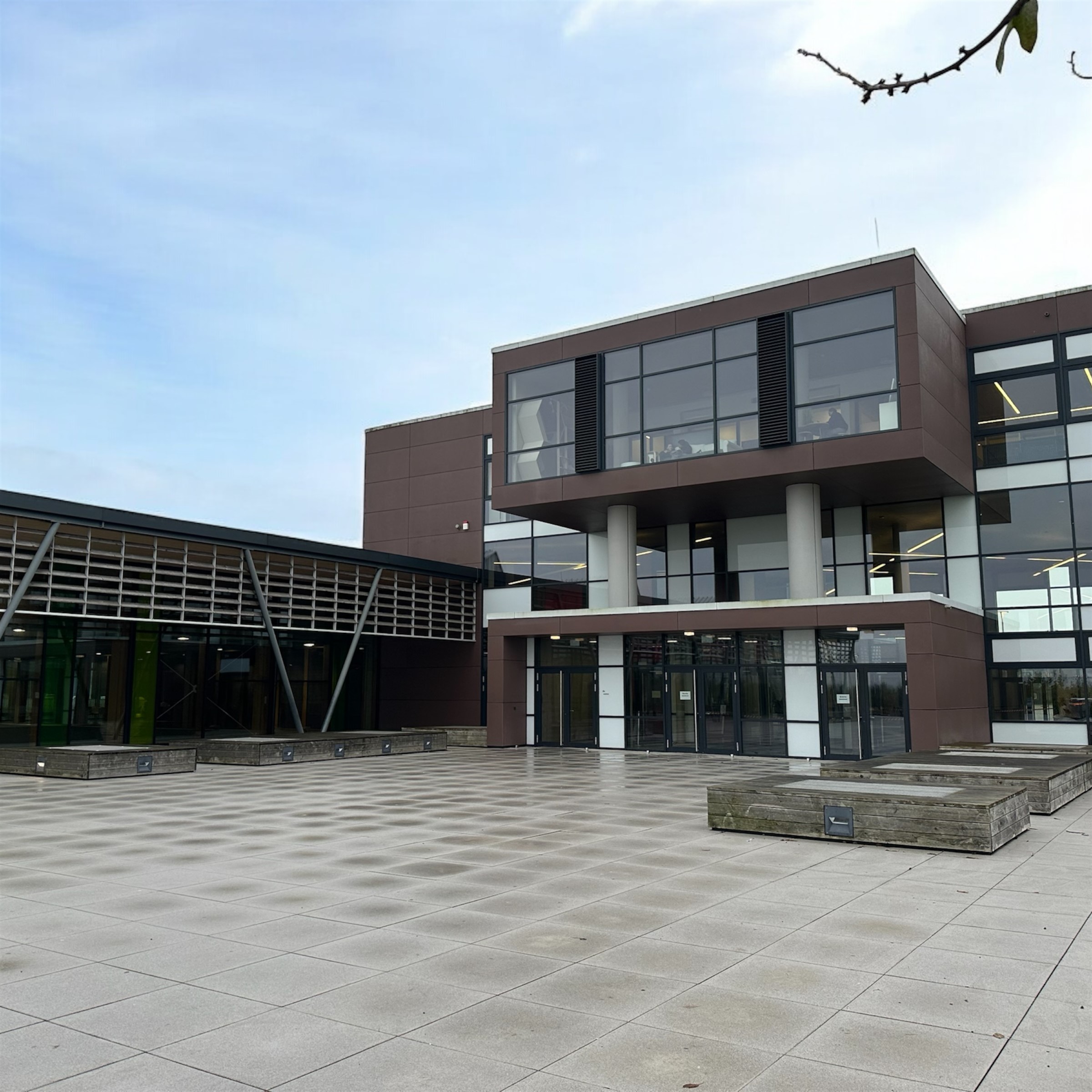 International School Junglinster - Luxembourg Red Cross, Mënschen hëllefen