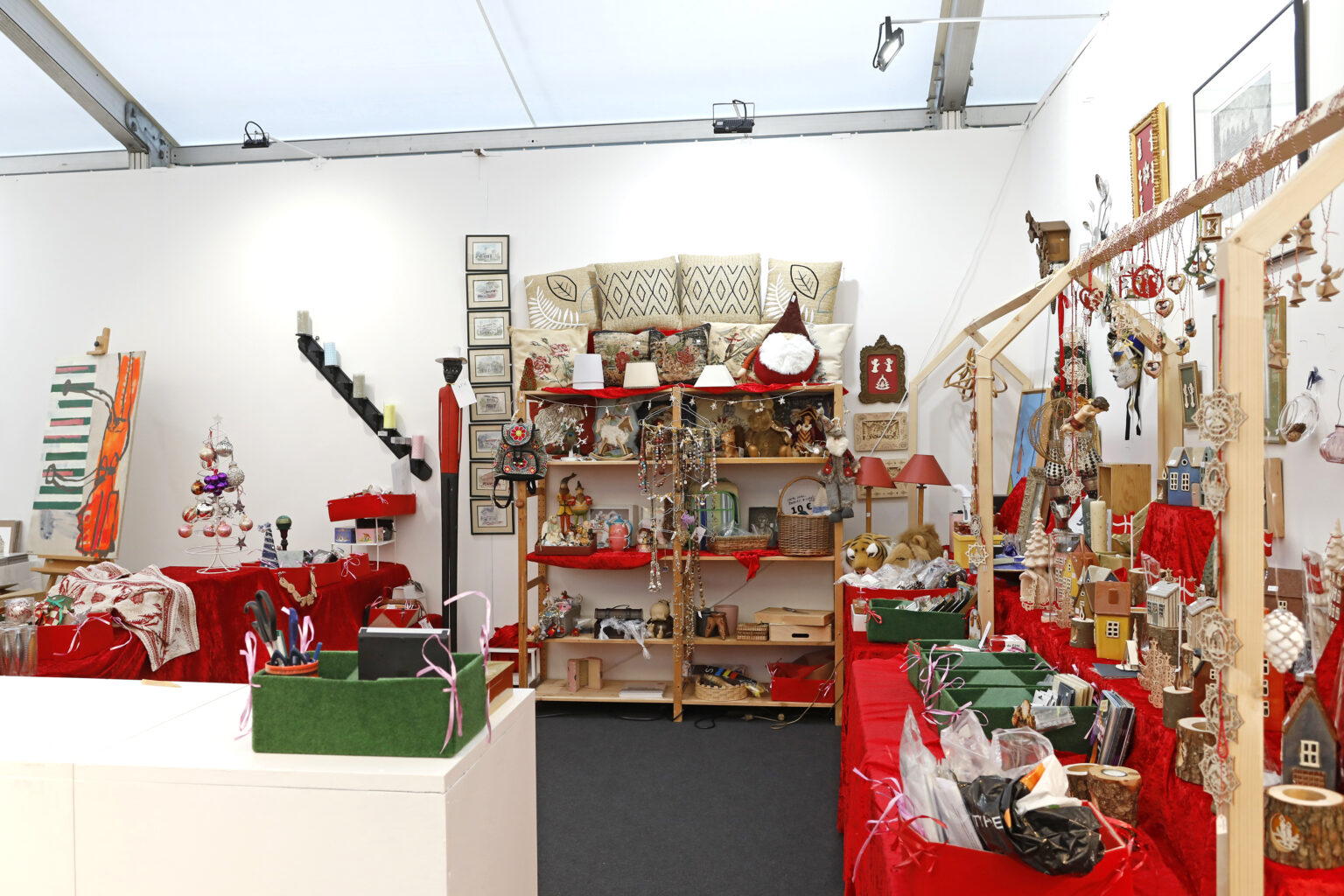 Bazar 2025 - Croix-Rouge luxembourgeoise, Mënschen hëllefen